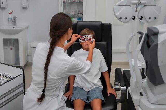 Best Eye Doctor for Children in Toronto and Common Vision Issues in Kids